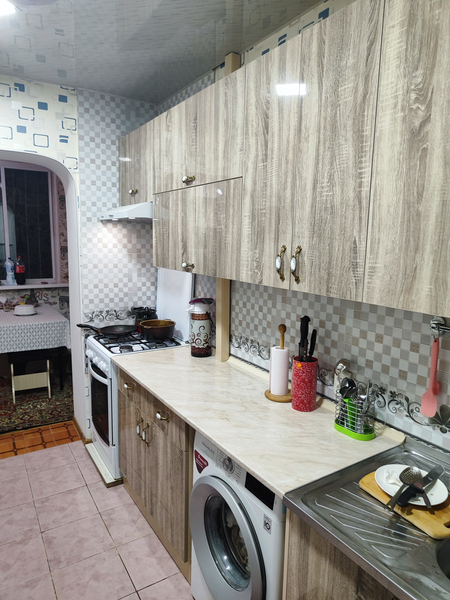 СРОЧНО! Продается кв-ра 77я серия 2/3/4.м.Буюк Ипак Йули(М Горького)
