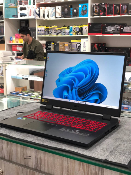 Noutbook Acer nitro  I5  12 pakalenya