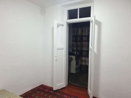 Sirdaryo shahar sentrda 3 honali dom sotiladi