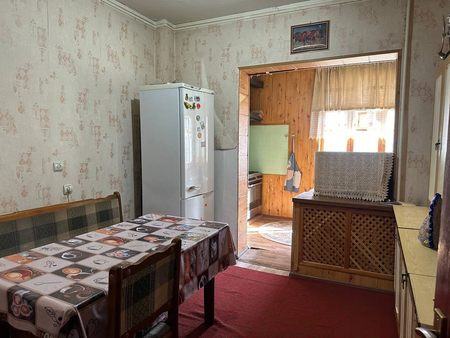Продаётся 5-ти комнатная квартира в Сергели 8а