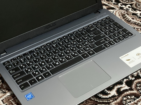 Asus Vivobook sotiladi ofisnoy deyarli yangi holatda - Laptopim