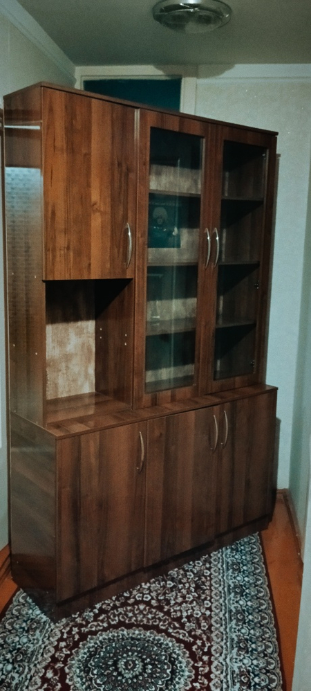 Kitob javoni. Книжный шкаф