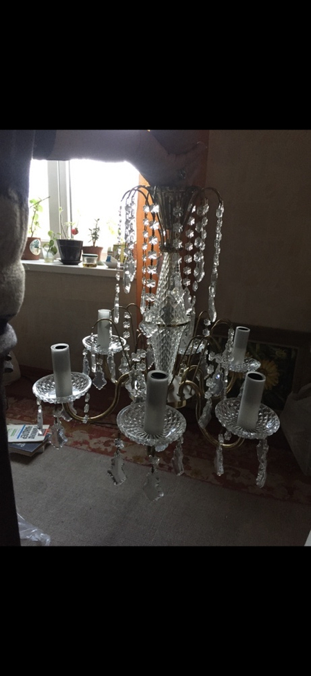 Хрустальная люстра