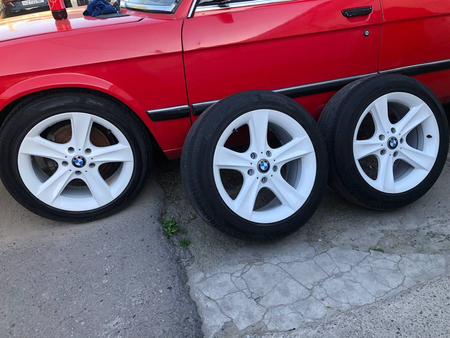 Продам срочно 128стиль R17 8J ET 20 5x120 4шт с резиной 215 55