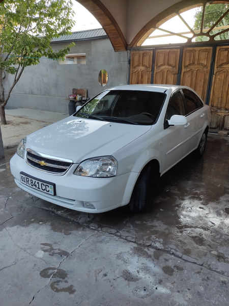 Lacetti sotiladi 2009 gazi bor
