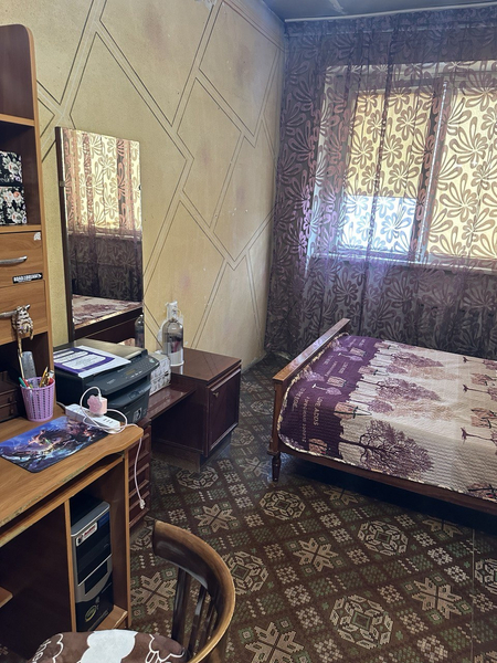 Продаю трёхкомнатную квартиру на Ц-2.