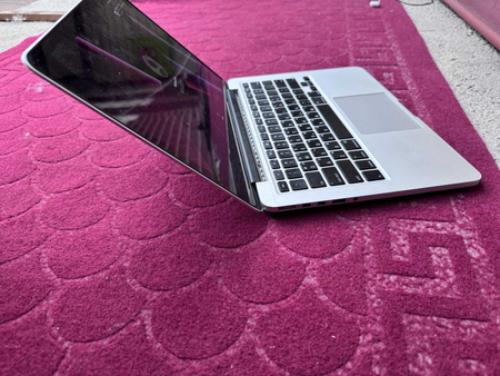 MacBook Pro Sotiladi. Pul zarur Arzon ga bervoraman.