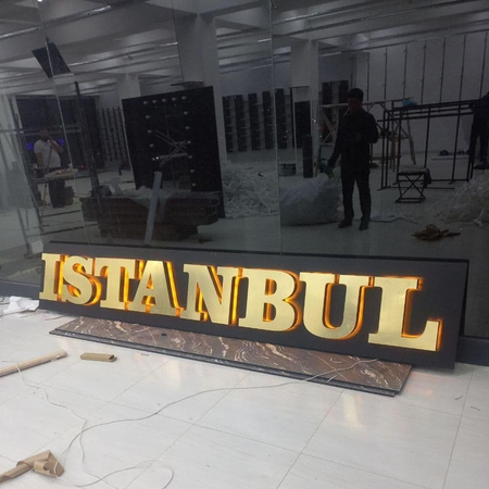 Tashqi reklama va poligrafiya