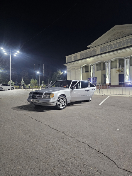 Mercedes Benz w124