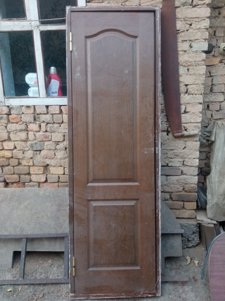 Срочно продам двери и рамы