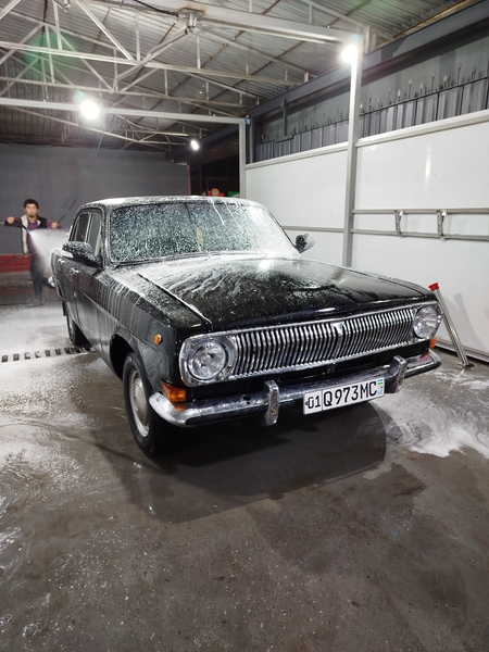 Srochni Gaz 2401 volga sotiladi
