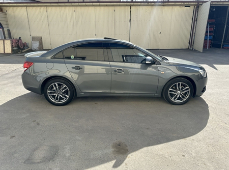 Продам Chevrolet CRUZE 2L TURBO.