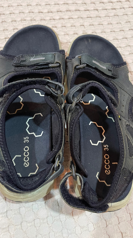 Сандали Ecco 35 размер, кроссовки Nike 36,5