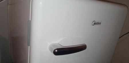 Холодильник Midea Компактного типа Model :MDRD168SLF01 Объем : (116л)