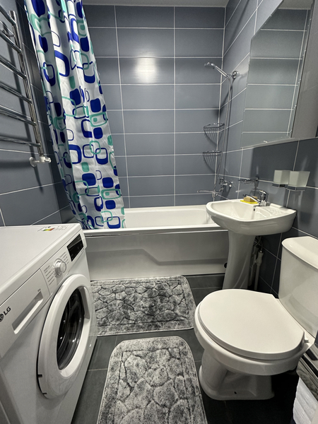 Продается 2/4/9, центр, Паркентский, Махтимкулы,(Golden House), своя