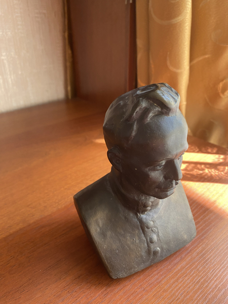 Бюст  металлический Шолохова