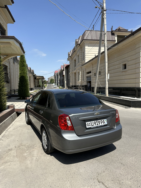 Ласетти 1.8 в идеальном состоянии.