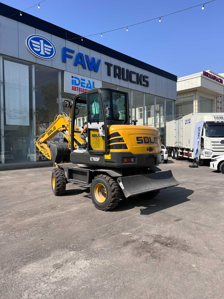 SDLG Колесный экскаватор SDLG E765F