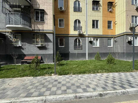Assalom Mahtumquli  Golden House Площадь: 53 Махтумкули , Топович;