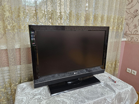 Продам телевизор lg