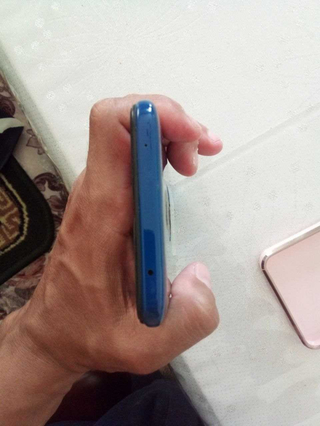 Redmi 8 2/32 + micro sd 8GB, чехол и защитное стекло
