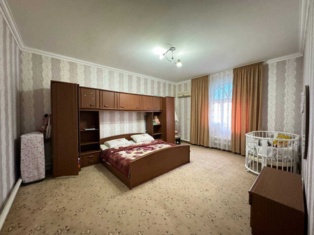 4 sotixli 2 qavat qilib qurilgan hovli sotiladi.