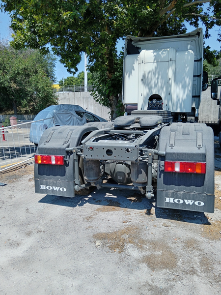 Тягач Howo T7H 6x4 CNG 440л.с