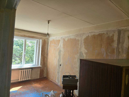Продается квартира на ц13 4/4/4 балкон 2*6