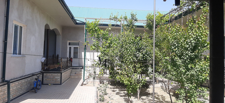 Uchatka sotiladi Bunyodkor mahallasida