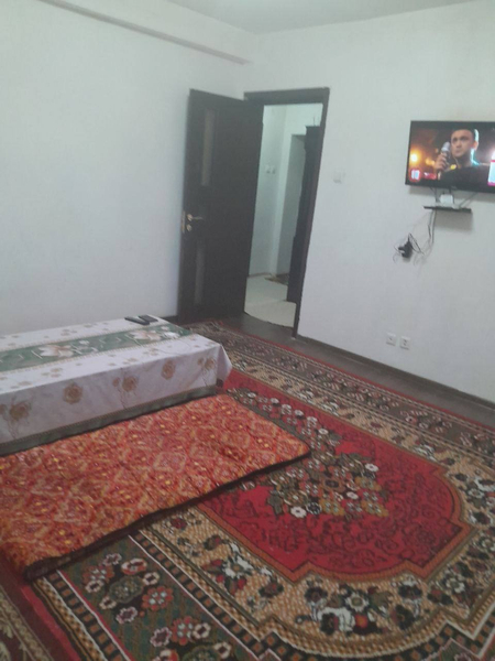 Срочно сотилади 
Сергели 7 A
Ор-р: метро 3-станция
2/6/7 45м² 
Комната