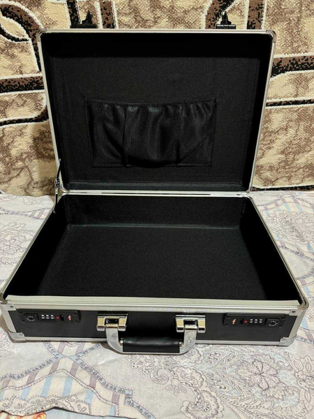 Продается пластиковый кейс 48x36x13