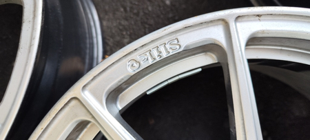 Продаётся диски Slik. R17.