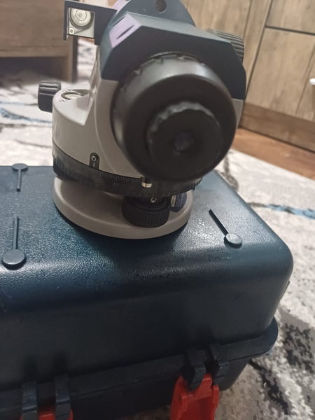 Нивелир Bosch GOL 32 d/ оптический нивелир