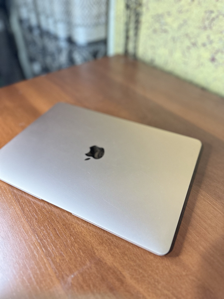 MacBook air 2018 vashe suv tekin narxga