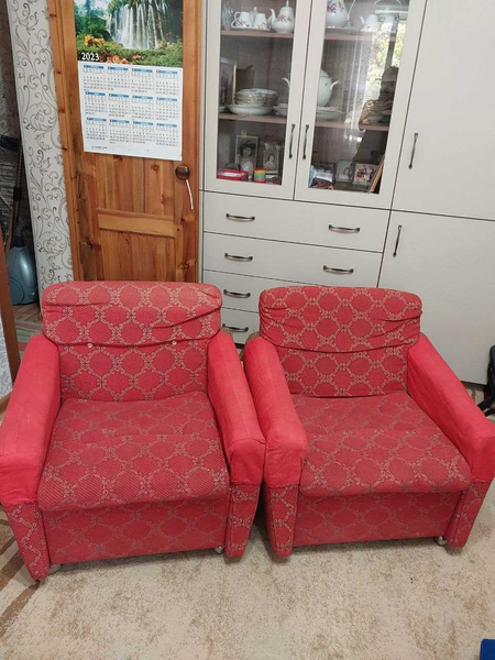Продам диван с креслами