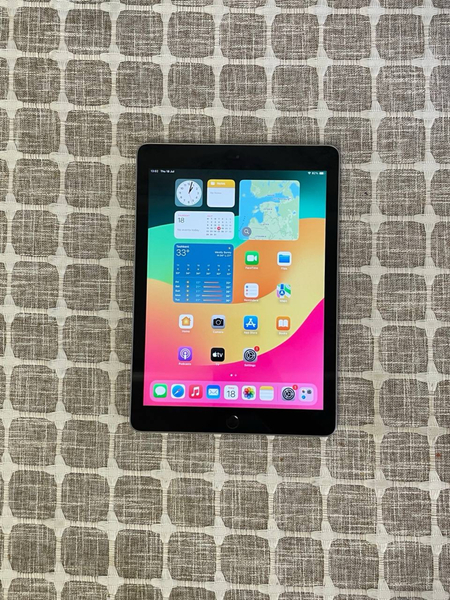 Ipad 6, Klaviaturali baquvvat chexol, + Original zaryadchik