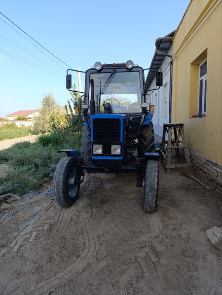 MTZ 80 traktori va prespodborchik sotiladi