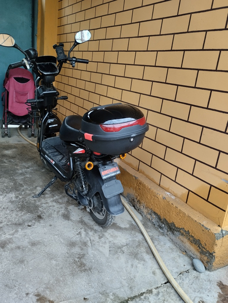 Skuter sotiladi deyarli yangi