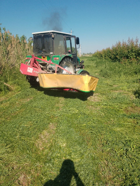 Traktor T-28. Malumot tel orqali gaplashiladi