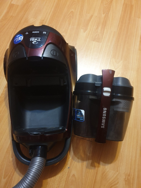 Продается пылесос Samsung Twins
