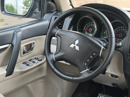 Mitsubishi pajero