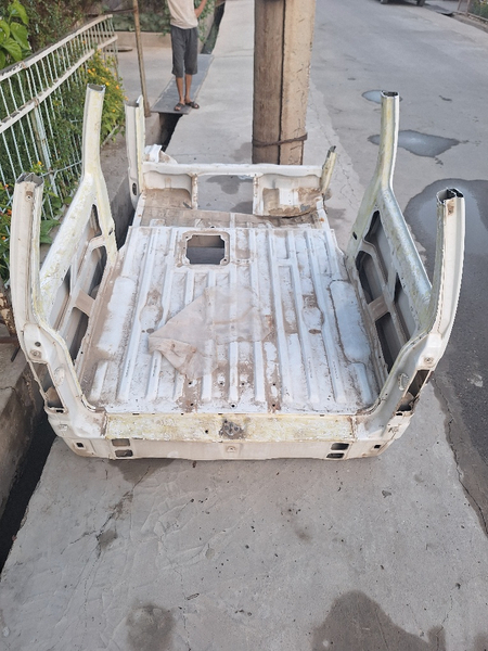 Damas kuzuf orqa chasti