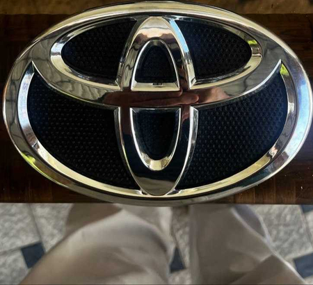 Toyota Эмблема передняя