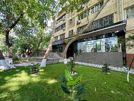 Продаётся офис 100м2/ЦУМ центра города