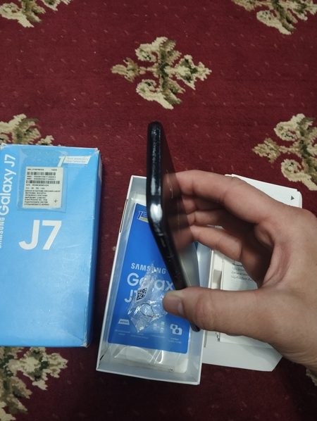 Samsung Galaxy J7