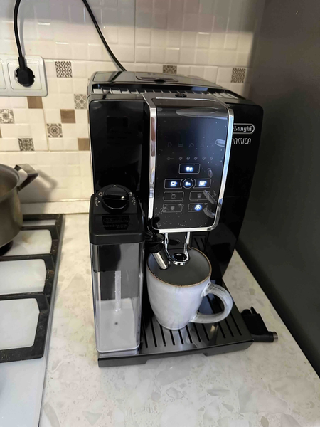 Delonghi кофемашина Dinamica ECAM350.50.B