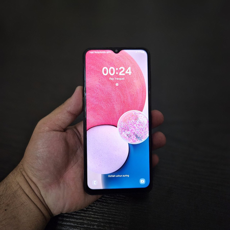 Samsung A13 srochna sotiladi