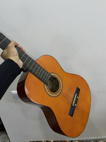 Gitara Sotiladi klassik