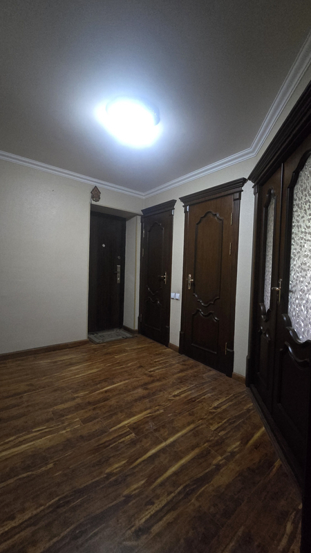 Продаю свою квартиру на Чиланзаре 2 квартале 3/2/4 кирпич