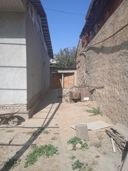 Seliski ko'chasida hovli sotiladi!